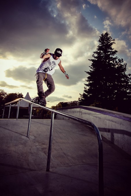 Roller boy sliding on the parapet - 54ka [photo blog]