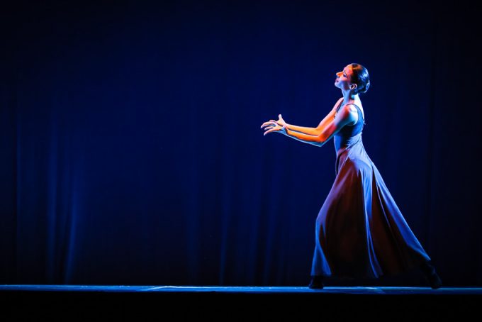 The beautiful ballerina dancing in blue long dress - 54ka [photo blog]