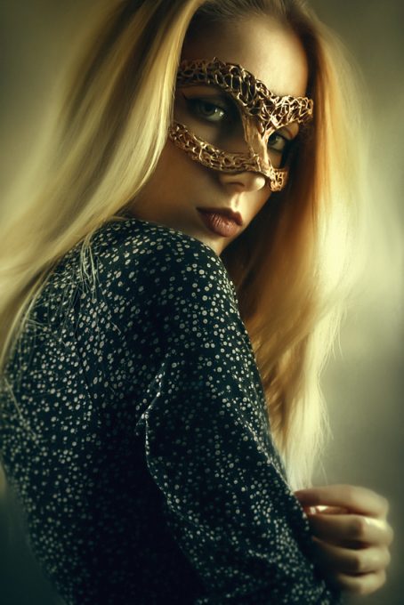 Portrait of woman with beautiful masquerade mask - 54ka [photo blog]