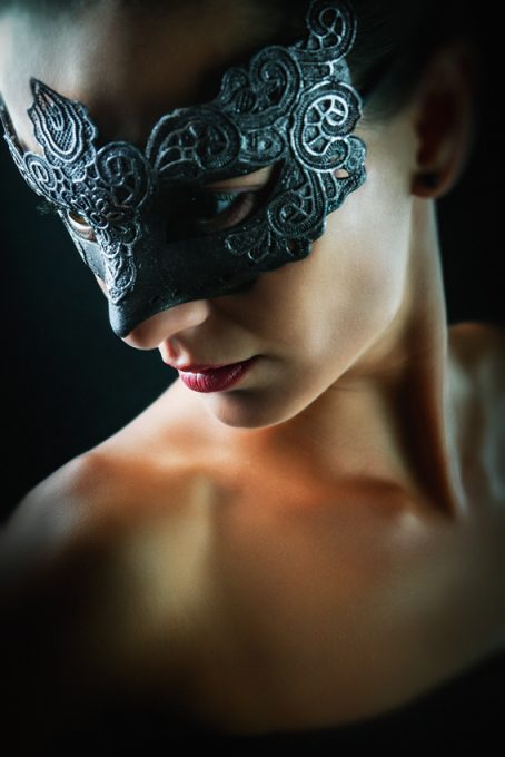 Studio portrait of a girl with beautiful dark mask - 54ka [photo blog]