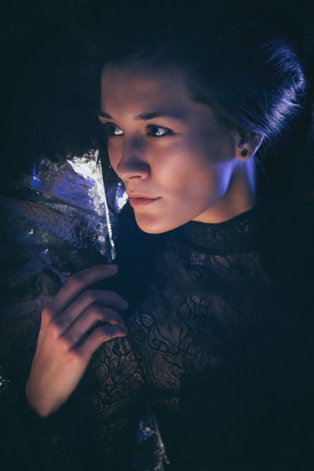 Low key fashion studio portrait - 54ka [photo blog]